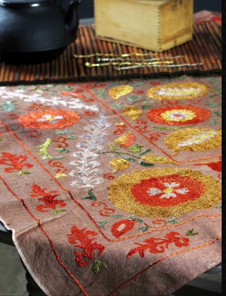 Handmade Vintage Suzani Table Cover | Table Terrain Dining Tablescapes ...